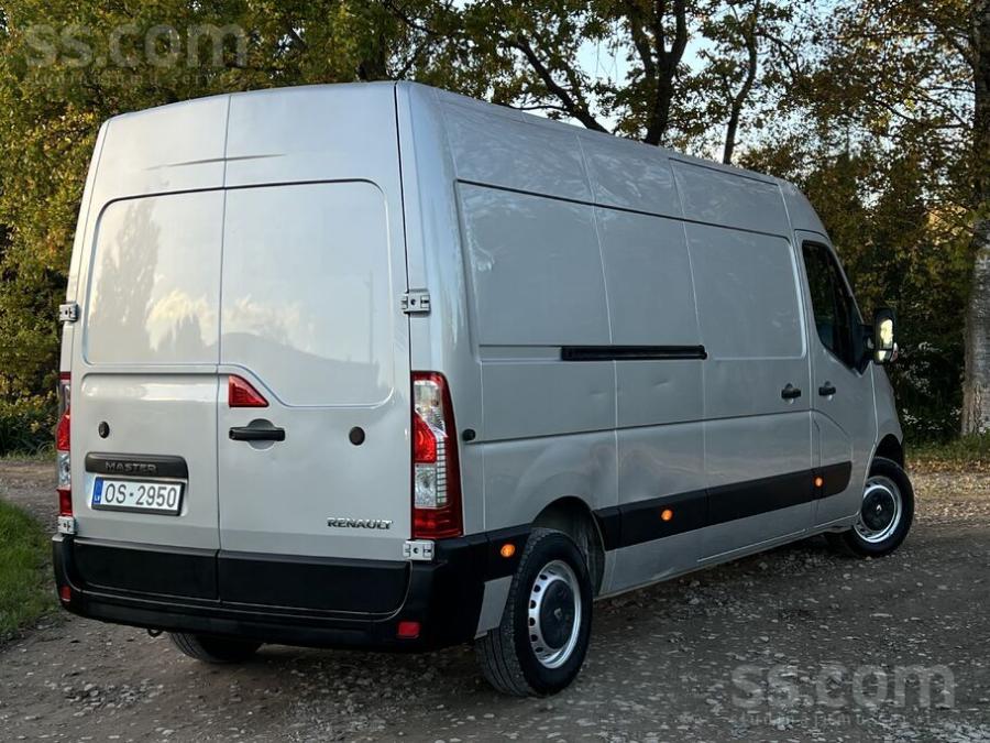 Grey Renault Master 2015 in Riga, with an engine capacity of 2.30 L and mileage of 221 thousand km for 12750 €, photo 8 on AUTOMOTO.COM.LV