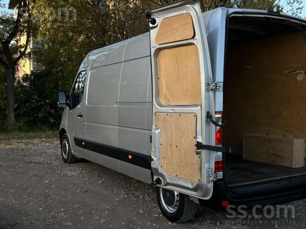 Grey Renault Master 2015 in Riga, with an engine capacity of 2.30 L and mileage of 221 thousand km for 12750 €, photo 12 on AUTOMOTO.COM.LV