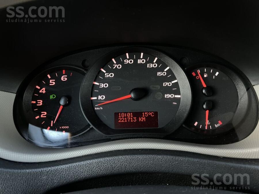Grey Renault Master 2015 in Riga, with an engine capacity of 2.30 L and mileage of 221 thousand km for 12750 €, photo 18 on AUTOMOTO.COM.LV