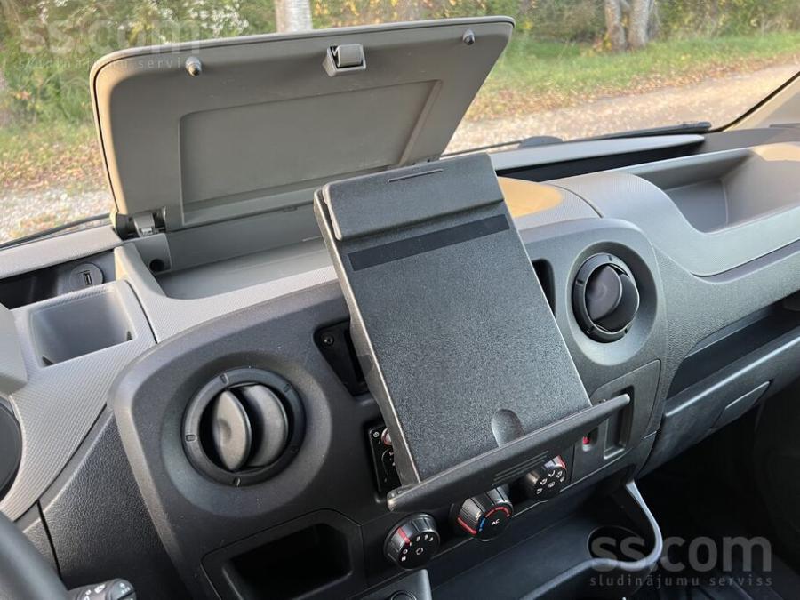 Grey Renault Master 2015 in Riga, with an engine capacity of 2.30 L and mileage of 221 thousand km for 12750 €, photo 19 on AUTOMOTO.COM.LV