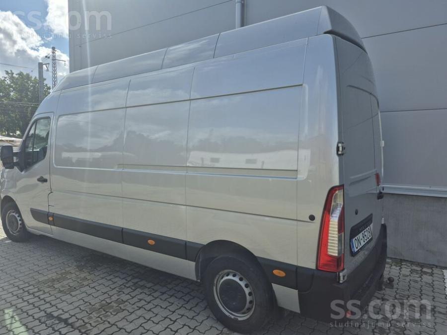 Grey Renault Master 2021 in Riga, with an engine capacity of 2.30 L and mileage of 270 thousand km for 15900 €, photo 3 on AUTOMOTO.COM.LV