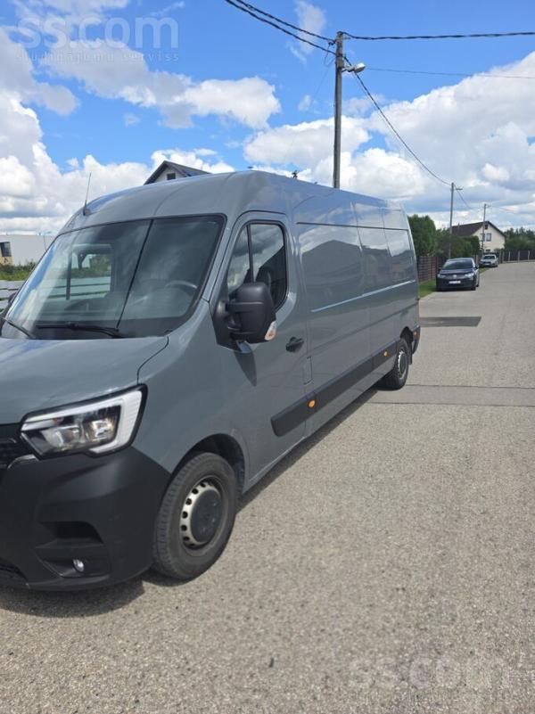 Grey Renault Master 2023 in Riga, with an engine capacity of 2.30 L and mileage of 0 thousand km for 22500 €, photo 2 on AUTOMOTO.COM.LV
