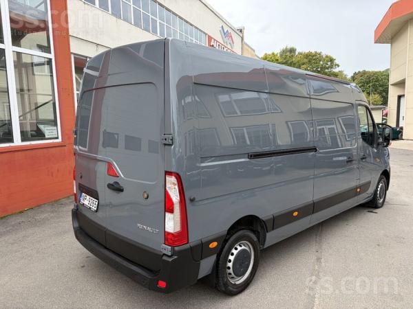 Renault Master 2023 in Riga on AUTOMOTO.COM.LV Grey Renault Master 2023 in Riga, with an engine capacity of 2.30 L and mileage of 288 thousand km for 13500 €, photo 4 on AUTOMOTO.COM.LV