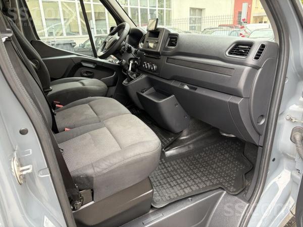 Renault Master 2023 in Riga on AUTOMOTO.COM.LV Grey Renault Master 2023 in Riga, with an engine capacity of 2.30 L and mileage of 288 thousand km for 13500 €, photo 8 on AUTOMOTO.COM.LV