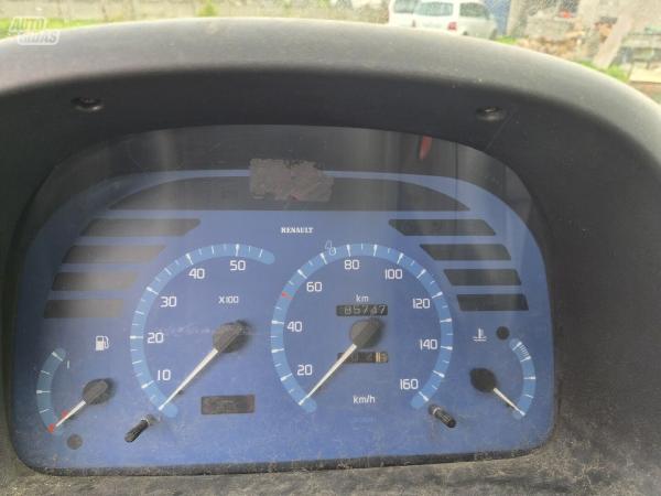 Renault Master 1998 Šilutė, ar dzinēja tilpumu 2.80 L un nobraukumu 286 tūkst. km par 999 €, foto 8 vietnē AUTOMOTO.COM.LV