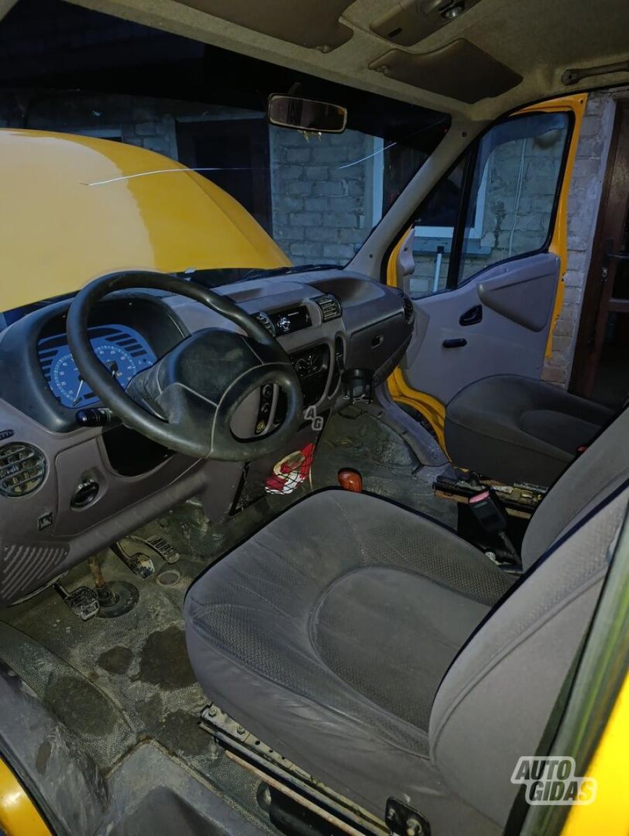 Renault Master 2001 Vilkaviškis, ar dzinēja tilpumu 2.80 L un nobraukumu 300 tūkst. km par 850 €, foto 6 vietnē AUTOMOTO.COM.LV