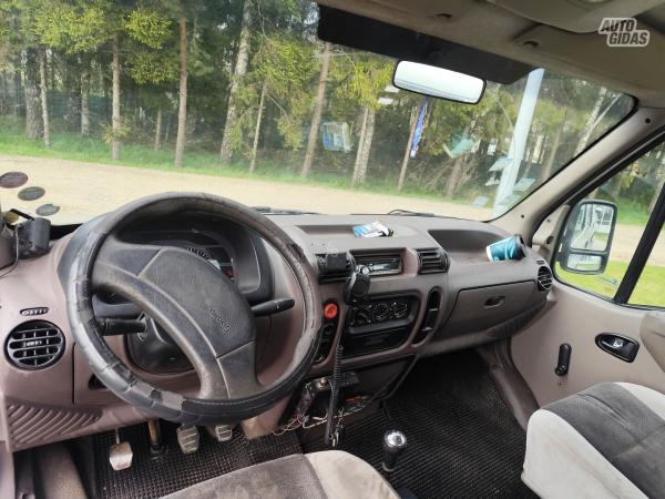 Renault Master 2001 in Mazeikiai, with an engine capacity of 2.80 L and mileage of 220 thousand km for 3000 €, photo 4 on AUTOMOTO.COM.LV
