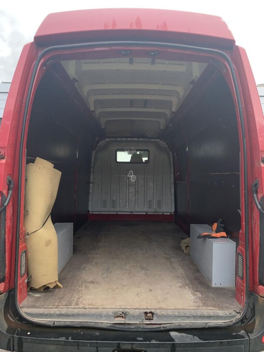 Renault Master 2014 in Vilnius, with an engine capacity of 2.30 L and mileage of 350 thousand km for 5000 €, photo 5 on AUTOMOTO.COM.LV