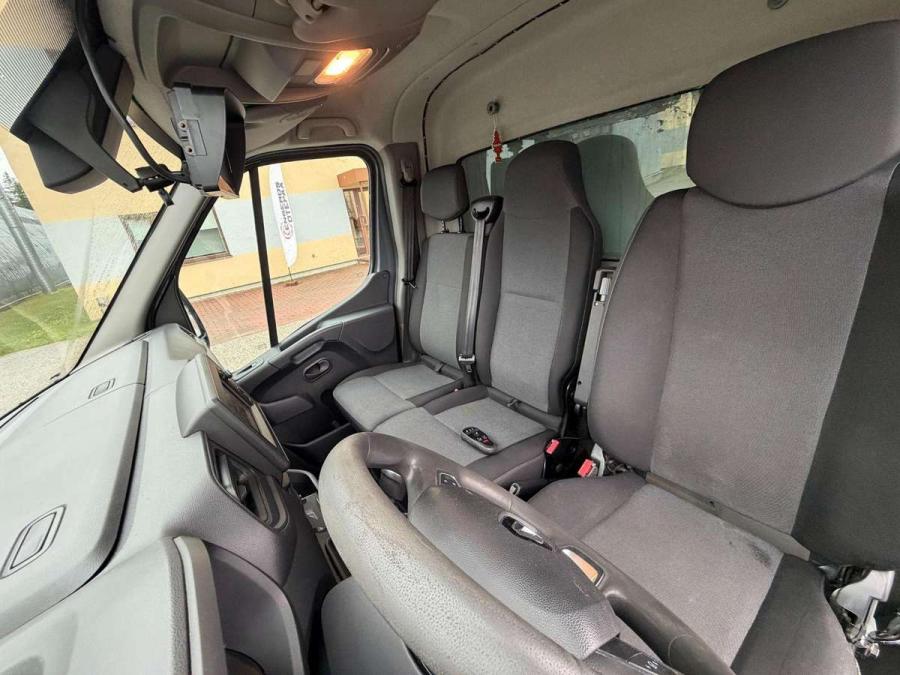 Renault Master 2021 Tallina, ar dzinēja tilpumu 2.30 L un nobraukumu 191 tūkst. km par 20900 €, foto 19 vietnē AUTOMOTO.COM.LV