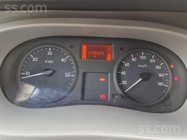 Renault Master 2006 in Jekabpils, with an engine capacity of 2.50 L and mileage of 235 thousand km for 4350 €, photo 10 on AUTOMOTO.COM.LV