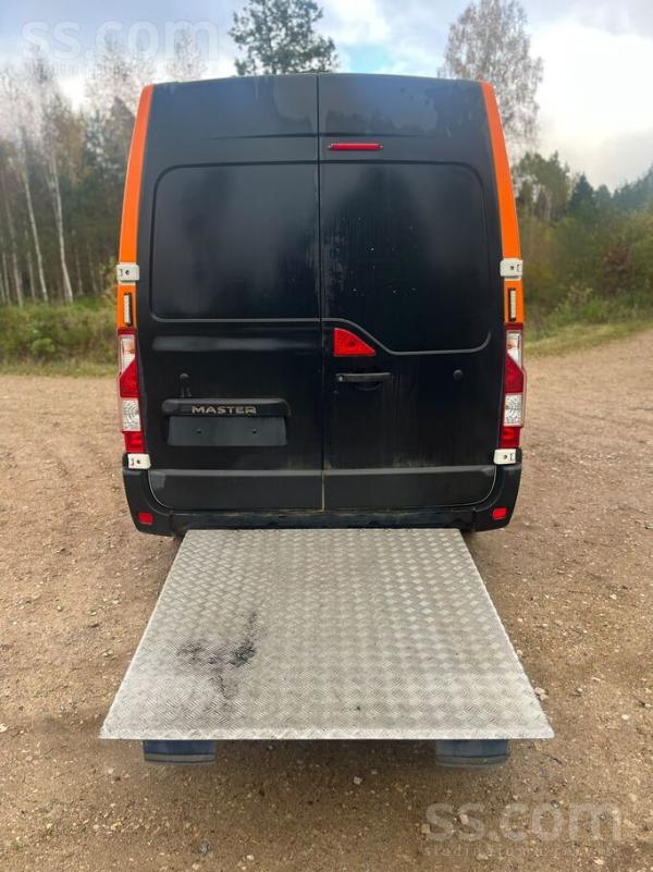 Orange Renault Master 2010 in Riga, with an engine capacity of 2.30 L and mileage of 187 thousand km for 6655 €, photo 7 on AUTOMOTO.COM.LV