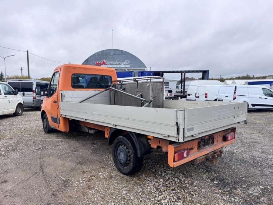 Orange Renault Master 2012 in Radviliskis, with an engine capacity of 2.30 L and mileage of 330 thousand km for 4416 €, photo 6 on AUTOMOTO.COM.LV