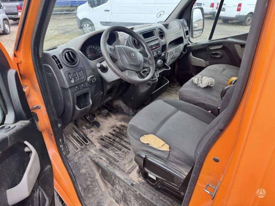 Orange Renault Master 2012 in Radviliskis, with an engine capacity of 2.30 L and mileage of 330 thousand km for 4416 €, photo 8 on AUTOMOTO.COM.LV