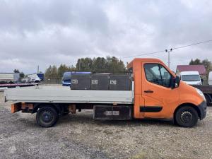 Orange Renault Master 2012 in Radviliskis, with an engine capacity of 2.30 L and mileage of 330 thousand km for 4053 €, photo 3 on AUTOMOTO.COM.LV