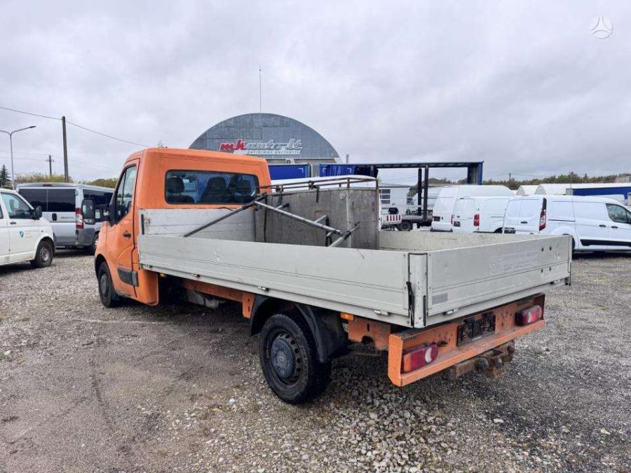 Orange Renault Master 2012 in Radviliskis, with an engine capacity of 2.30 L and mileage of 330 thousand km for 4053 €, photo 6 on AUTOMOTO.COM.LV