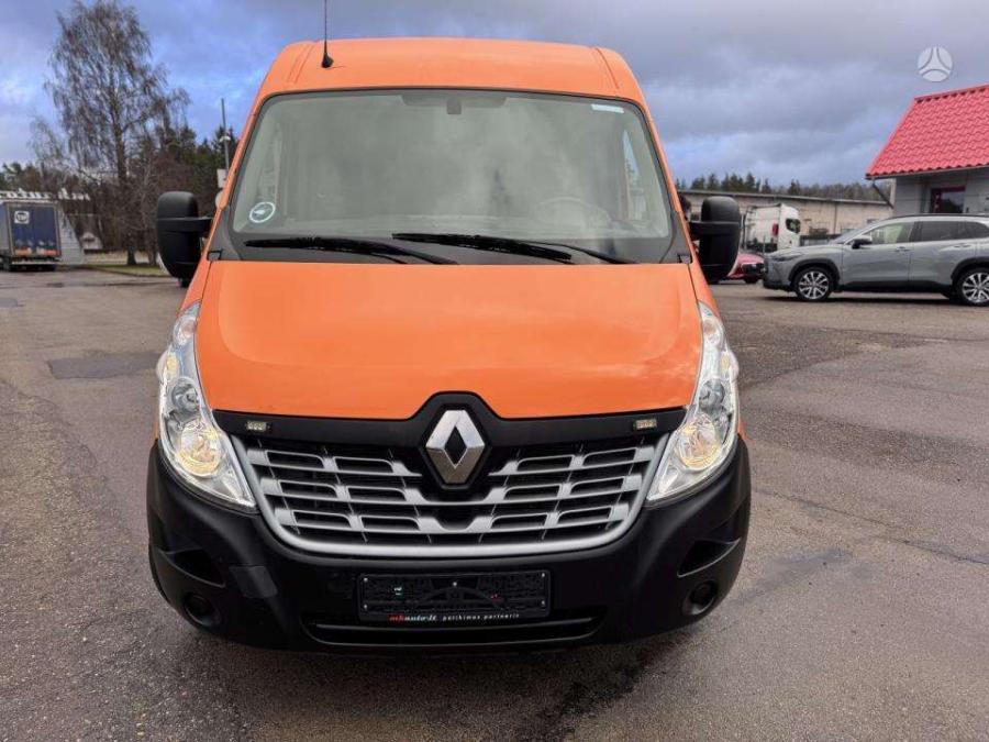 Orange Renault Master 2019 in Radviliskis, with an engine capacity of 2.30 L and mileage of 230 thousand km for 16879 €, photo 2 on AUTOMOTO.COM.LV