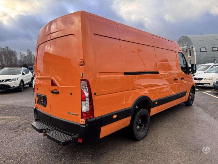 Orange Renault Master 2019 in Radviliskis, with an engine capacity of 2.30 L and mileage of 230 thousand km for 16879 €, photo 5 on AUTOMOTO.COM.LV