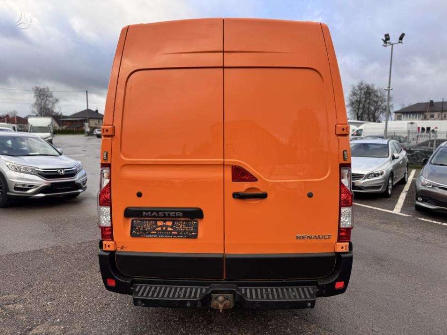 Orange Renault Master 2019 in Radviliskis, with an engine capacity of 2.30 L and mileage of 230 thousand km for 16879 €, photo 6 on AUTOMOTO.COM.LV
