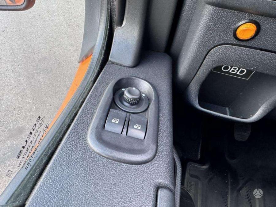 Orange Renault Master 2019 in Radviliskis, with an engine capacity of 2.30 L and mileage of 230 thousand km for 16879 €, photo 17 on AUTOMOTO.COM.LV