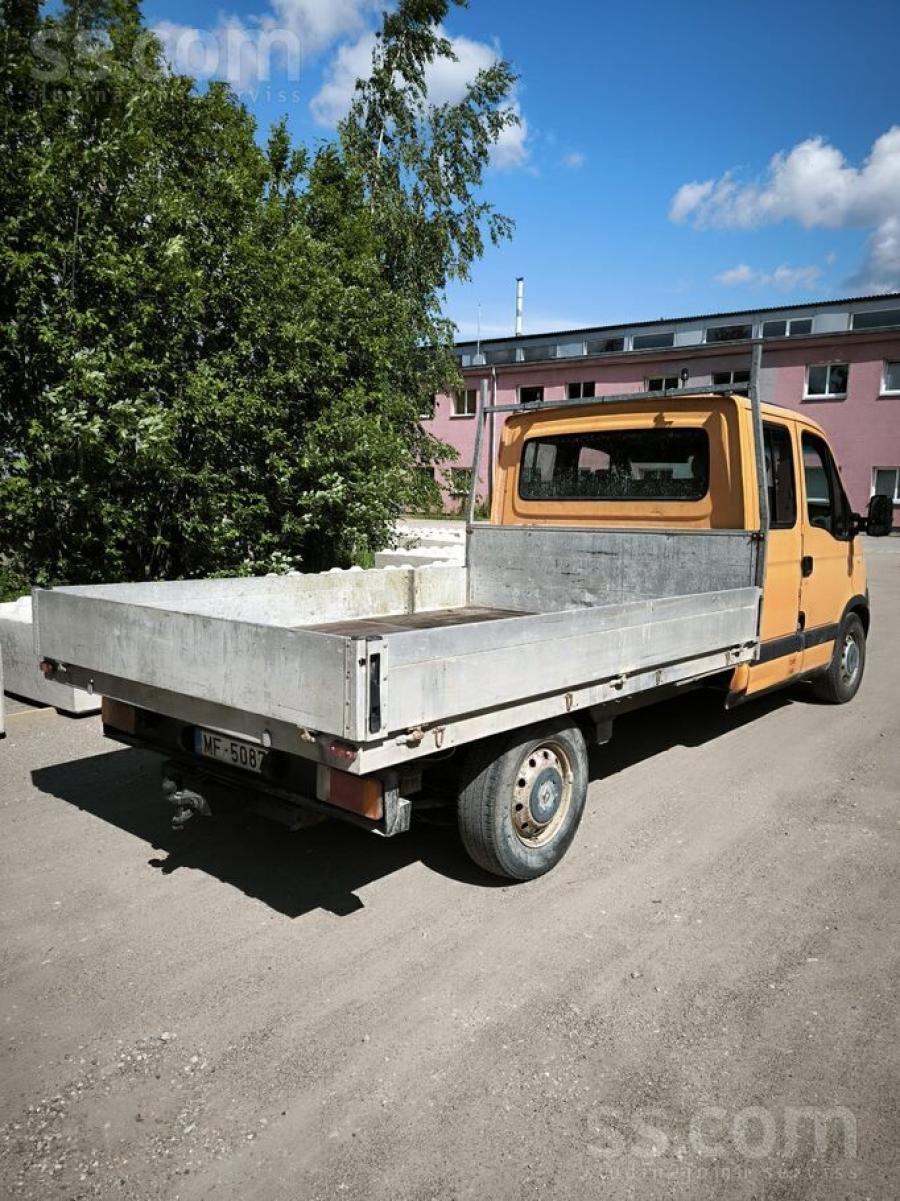Orange Renault Master 2005 in Cesis, with an engine capacity of 2.50 L and mileage of 217 thousand km for 5445 €, photo 4 on AUTOMOTO.COM.LV