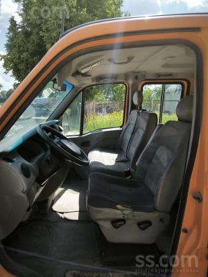 Orange Renault Master 2005 in Cesis, with an engine capacity of 2.50 L and mileage of 217 thousand km for 5445 €, photo 7 on AUTOMOTO.COM.LV