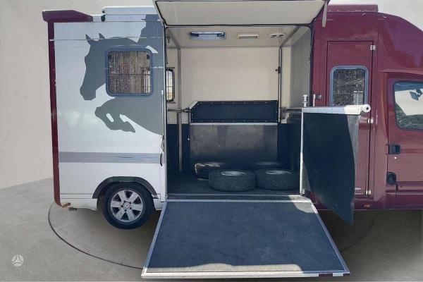 Red Renault Master 2019 in Vilnius, with an engine capacity of 0.00 L and mileage of 220 thousand km for 14900 €, photo 10 on AUTOMOTO.COM.LV