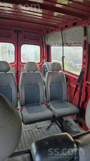 Sarkans Renault Master 2000 Rēzekne, ar dzinēja tilpumu 2.80 L un nobraukumu 330 tūkst. km par 2400 €, foto 4 vietnē AUTOMOTO.COM.LV
