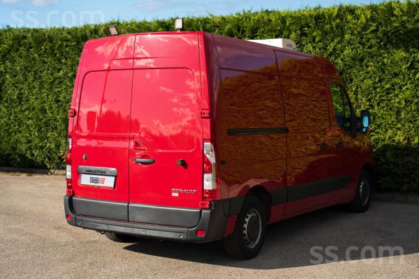 Red Renault Master 2022 in Riga, with an engine capacity of 2.30 L and mileage of 158 thousand km for 16500 €, photo 7 on AUTOMOTO.COM.LV