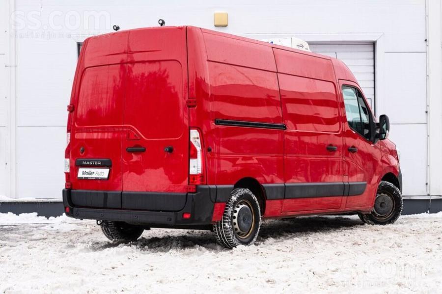 Red Renault Master 2021 in Riga, with an engine capacity of 2.30 L and mileage of 85 thousand km for 16750 €, photo 4 on AUTOMOTO.COM.LV