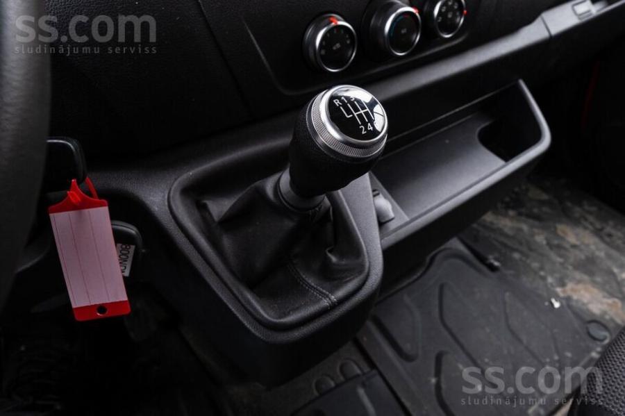 Red Renault Master 2022 in Riga, with an engine capacity of 2.30 L and mileage of 130 thousand km for 16950 €, photo 16 on AUTOMOTO.COM.LV