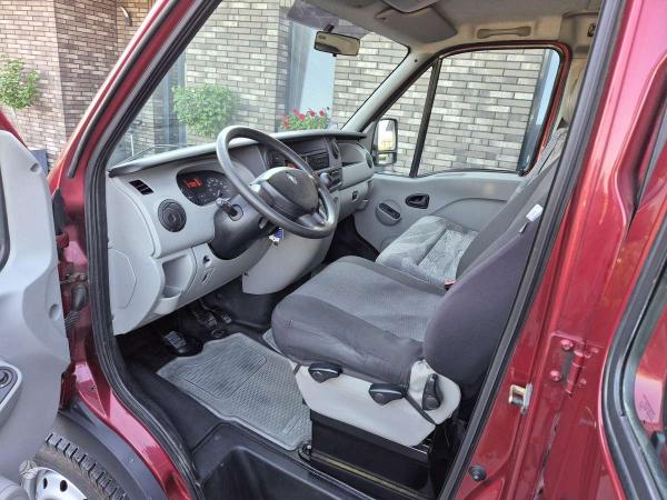 Red Renault Master 2005 in Klaipeda, with an engine capacity of 2.50 L and mileage of 230 thousand km for 5600 €, photo 8 on AUTOMOTO.COM.LV