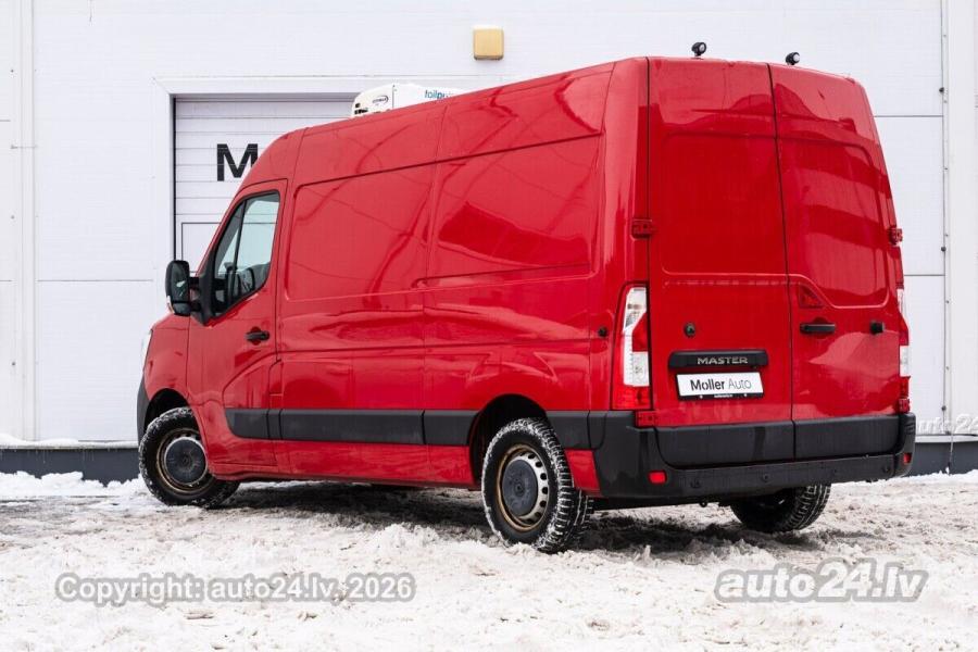 Red Renault Master 2022 in Riga, with an engine capacity of 2.30 L and mileage of 130 thousand km for 17370 €, photo 4 on AUTOMOTO.COM.LV