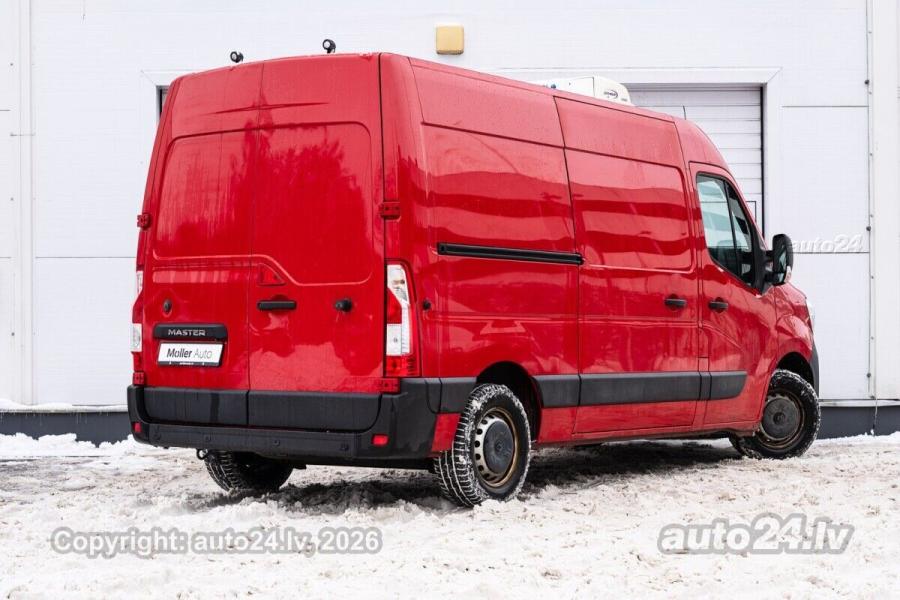 Red Renault Master 2022 in Riga, with an engine capacity of 2.30 L and mileage of 130 thousand km for 17370 €, photo 5 on AUTOMOTO.COM.LV