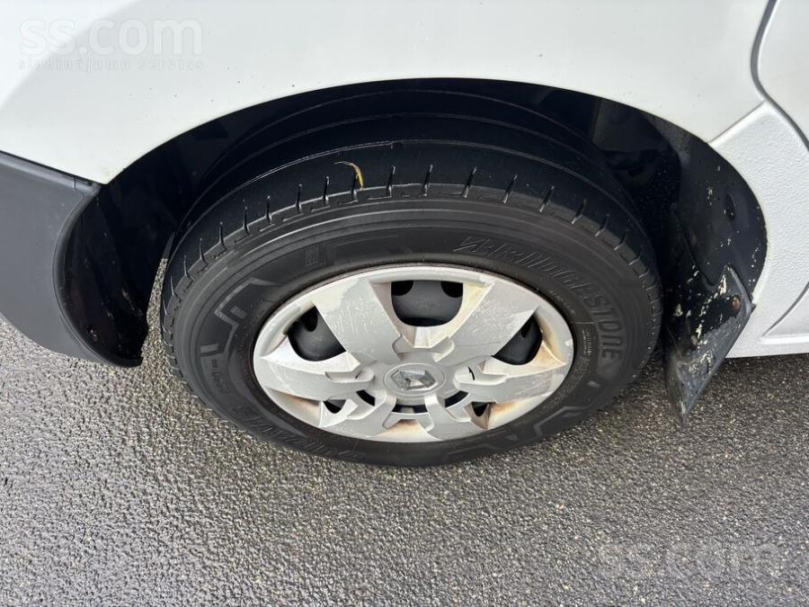 Balts Renault Master 2017 Rīga, ar dzinēja tilpumu 2.30 L un nobraukumu 266 tūkst. km par 8900 €, foto 11 vietnē AUTOMOTO.COM.LV