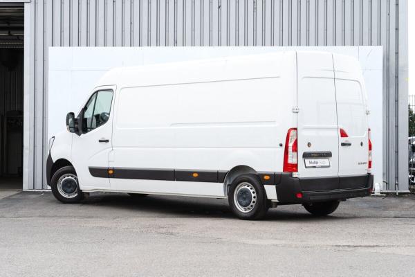 Balts Renault Master 2023 Rīga, ar dzinēja tilpumu 2.30 L un nobraukumu 47 tūkst. km par 25500 €, foto 4 vietnē AUTOMOTO.COM.LV
