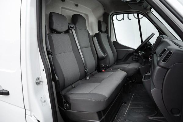 Balts Renault Master 2023 Rīga, ar dzinēja tilpumu 2.30 L un nobraukumu 47 tūkst. km par 25500 €, foto 7 vietnē AUTOMOTO.COM.LV