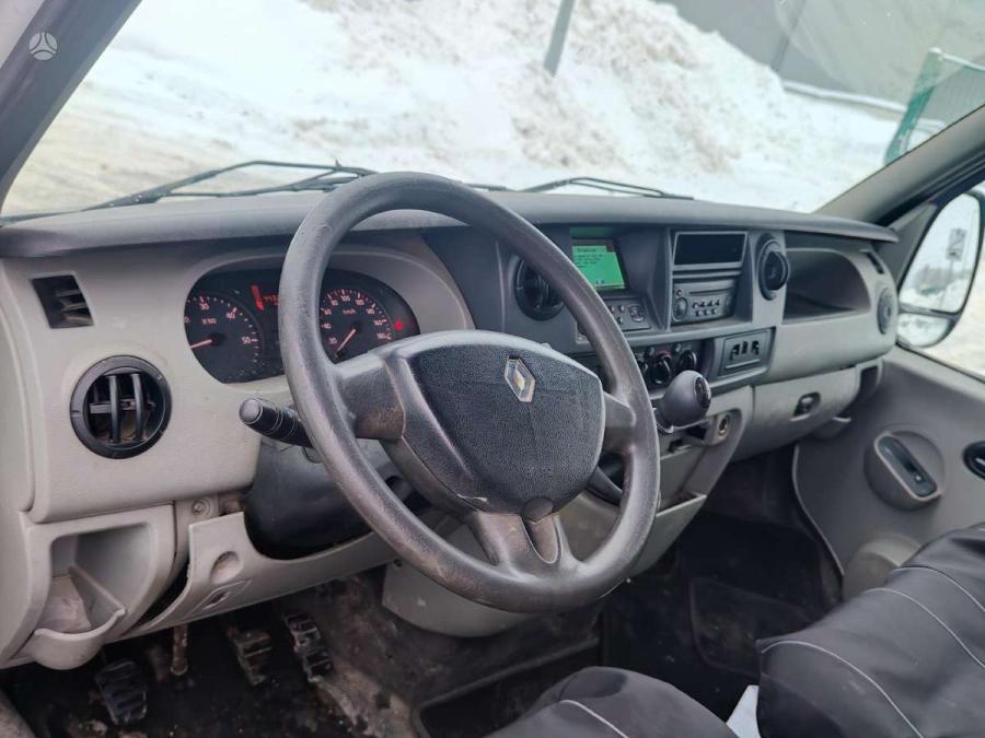 White Renault Master 2004 in Vilnius, with an engine capacity of 2.50 L and mileage of 317 thousand km for 1850 €, photo 7 on AUTOMOTO.COM.LV