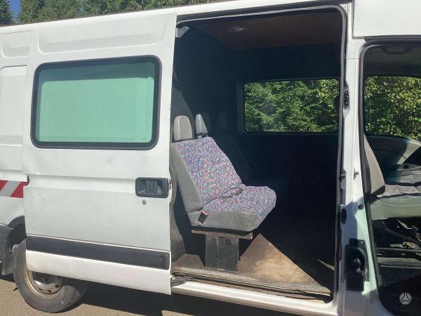 White Renault Master 2004 in Utena, with an engine capacity of 2.50 L and mileage of 314 thousand km for 3872 €, photo 10 on AUTOMOTO.COM.LV