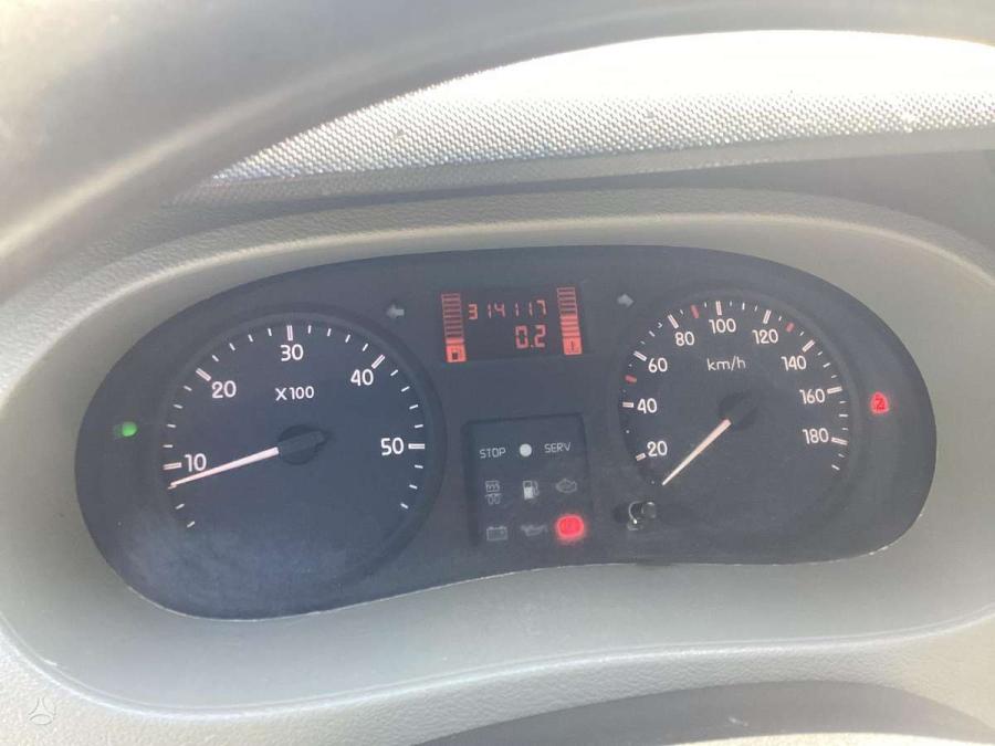 Balts Renault Master 2004 Utena, ar dzinēja tilpumu 2.50 L un nobraukumu 314 tūkst. km par 3872 €, foto 12 vietnē AUTOMOTO.COM.LV