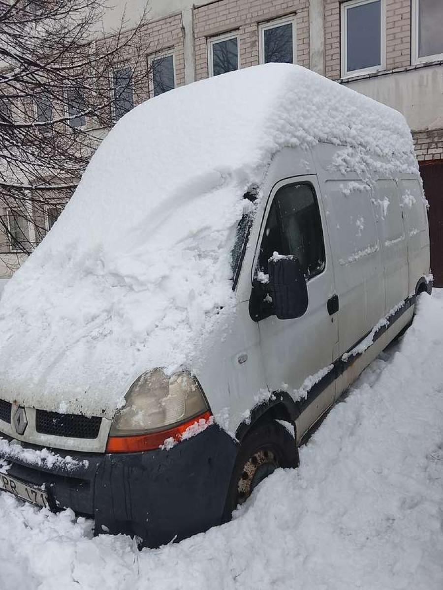 White Renault Master 2005 in Vilnius, with an engine capacity of 2.46 L and mileage of 420 thousand km for 2000 €, photo 1 on AUTOMOTO.COM.LV