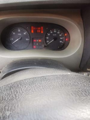 Balts Renault Master 2005 Šauļi, ar dzinēja tilpumu 2.46 L un nobraukumu 311 tūkst. km par 4500 €, foto 9 vietnē AUTOMOTO.COM.LV