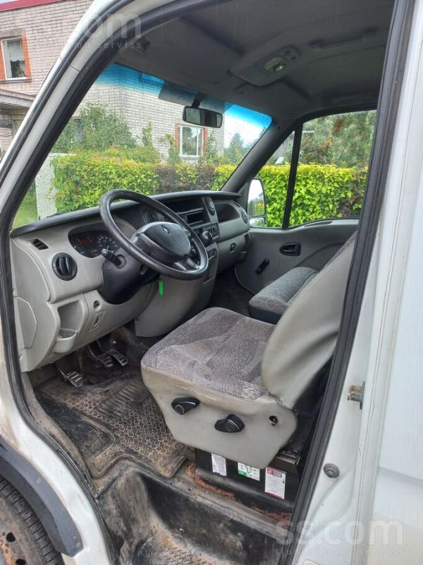 White Renault Master 2005 in Talsi, with an engine capacity of 2.50 L and mileage of 345 thousand km for 1600 €, photo 5 on AUTOMOTO.COM.LV
