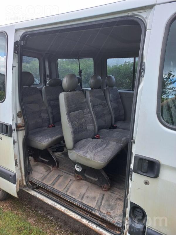 White Renault Master 2005 in Talsi, with an engine capacity of 2.50 L and mileage of 345 thousand km for 1600 €, photo 6 on AUTOMOTO.COM.LV