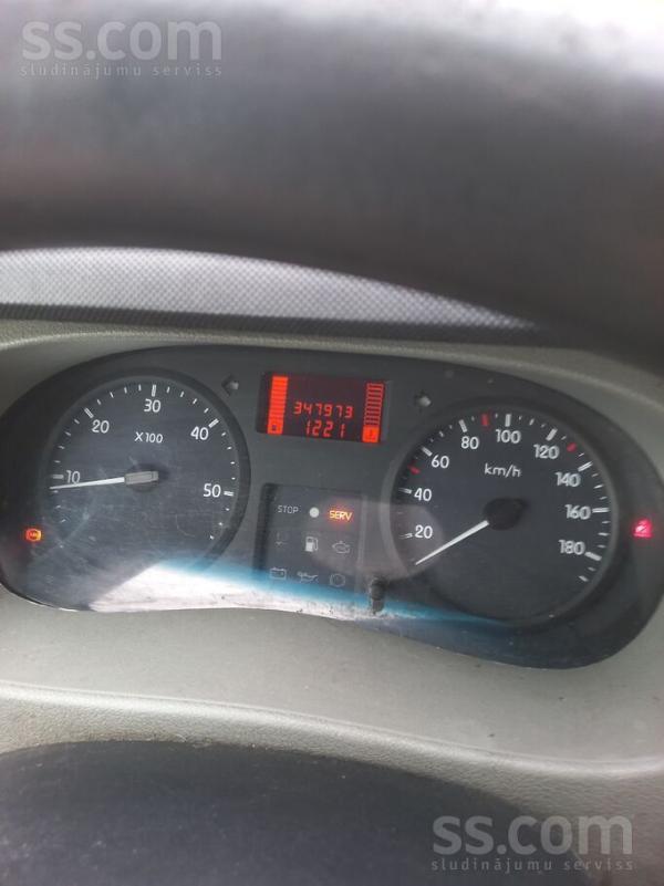 White Renault Master 2005 in Talsi, with an engine capacity of 2.50 L and mileage of 345 thousand km for 1600 €, photo 9 on AUTOMOTO.COM.LV