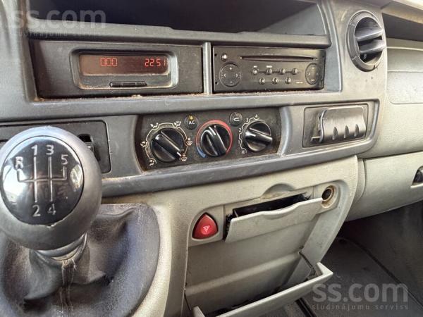 Renault Master 2005 Jelgava vietnÄ Balts Renault Master 2005 Jelgava, ar dzinÄja tilpumu 2.50 L un nobraukumu 311 tÅ«kst. km par 5800 ā¬, foto 9 vietnÄ AUTOMOTO.COM.LV