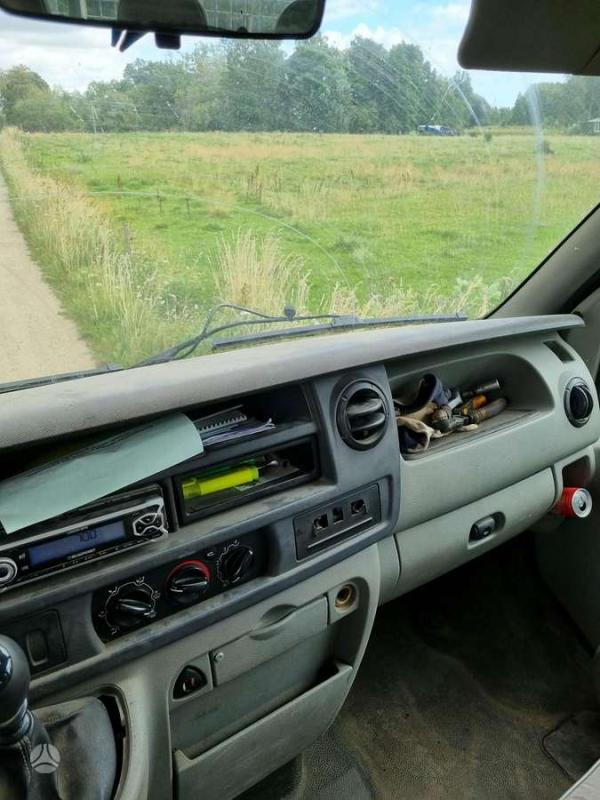White Renault Master 2006 in Radviliskis, with an engine capacity of 2.46 L and mileage of 278 thousand km for 2500 €, photo 9 on AUTOMOTO.COM.LV