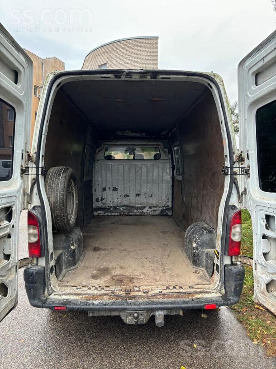 White Renault Master 2007 in Riga, with an engine capacity of 2.50 L and mileage of 420 thousand km for 2650 €, photo 4 on AUTOMOTO.COM.LV