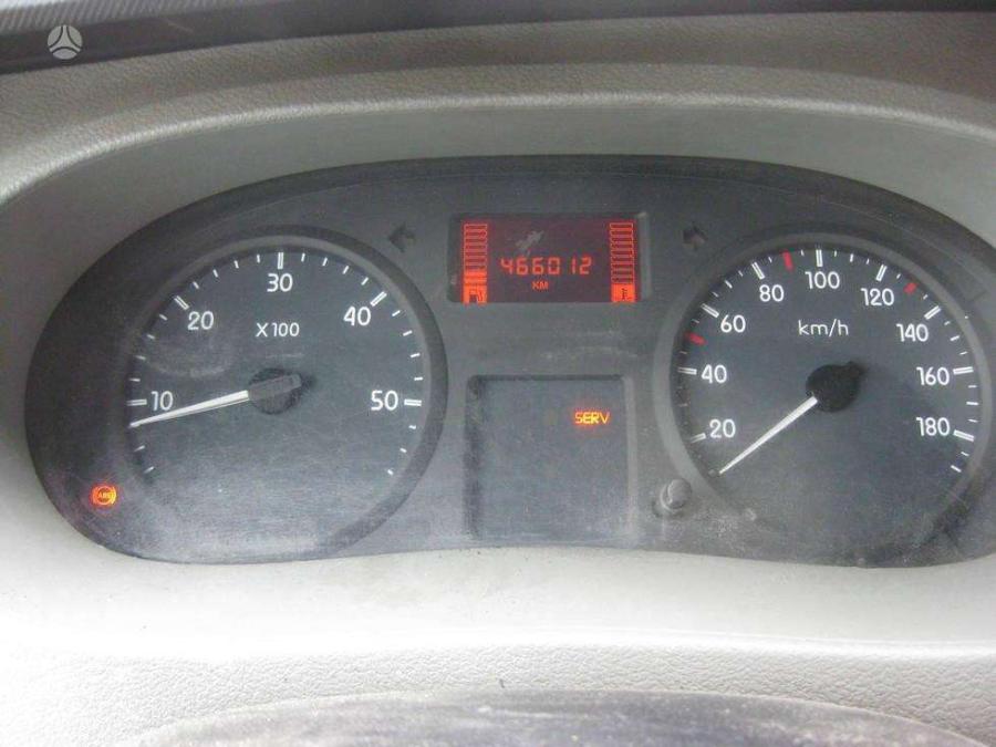 White Renault Master 2008 in Kaunas, with an engine capacity of 2.46 L and mileage of 466 thousand km for 3850 €, photo 9 on AUTOMOTO.COM.LV