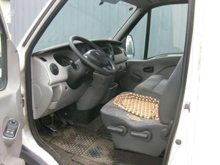 White Renault Master 2008 in Kaunas, with an engine capacity of 2.46 L and mileage of 466 thousand km for 3850 €, photo 10 on AUTOMOTO.COM.LV