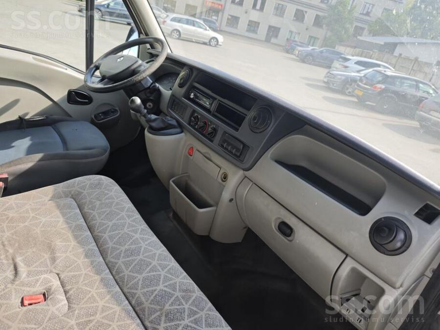White Renault Master 2008 in Riga, with an engine capacity of 2.50 L and mileage of 310 thousand km for 2300 €, photo 3 on AUTOMOTO.COM.LV